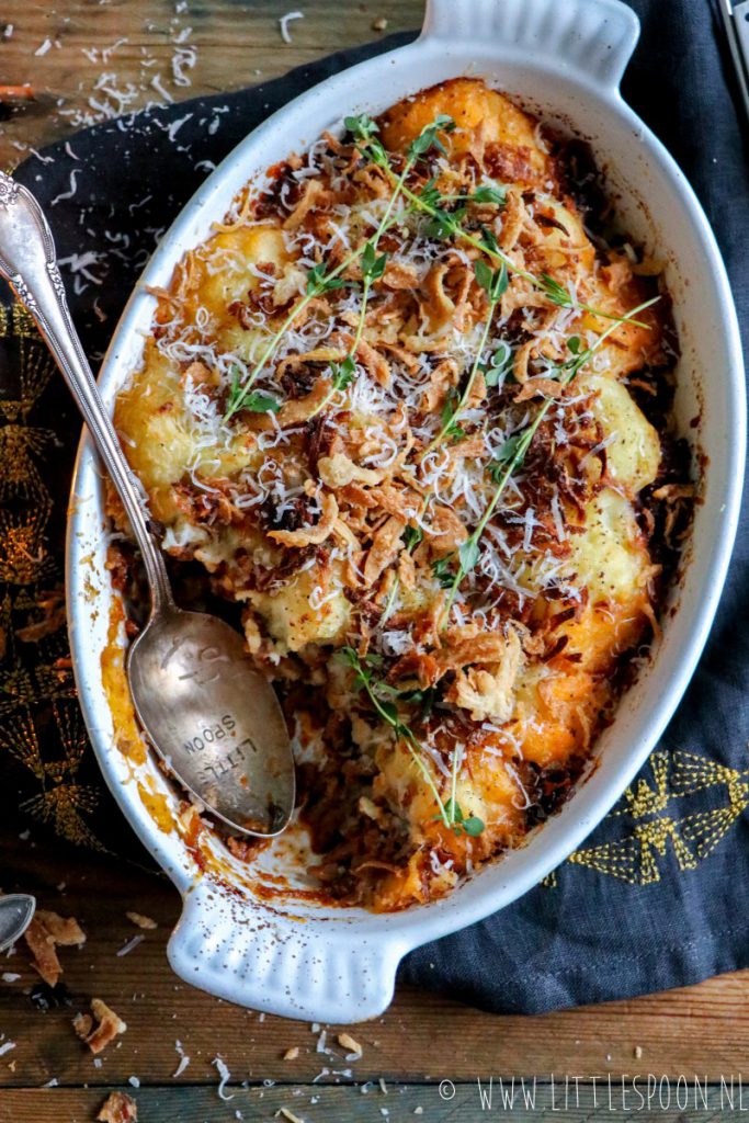 Herderspastei met knoflook-aardappelpuree en crispy uitjes - Little Spoon
